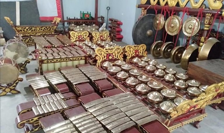 Gamelan Pelog: Kesenian Tradisional Indonesia Yang Memikat Hati | Not ...